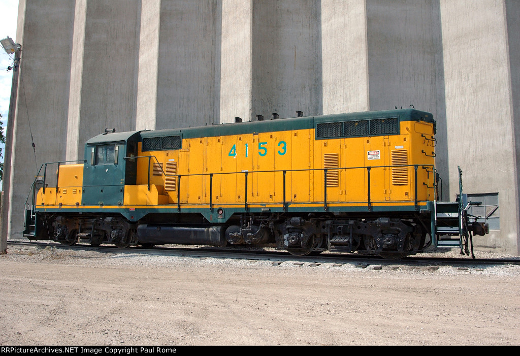 CNW 4153, EMD GP7, working at DeBruce Grain